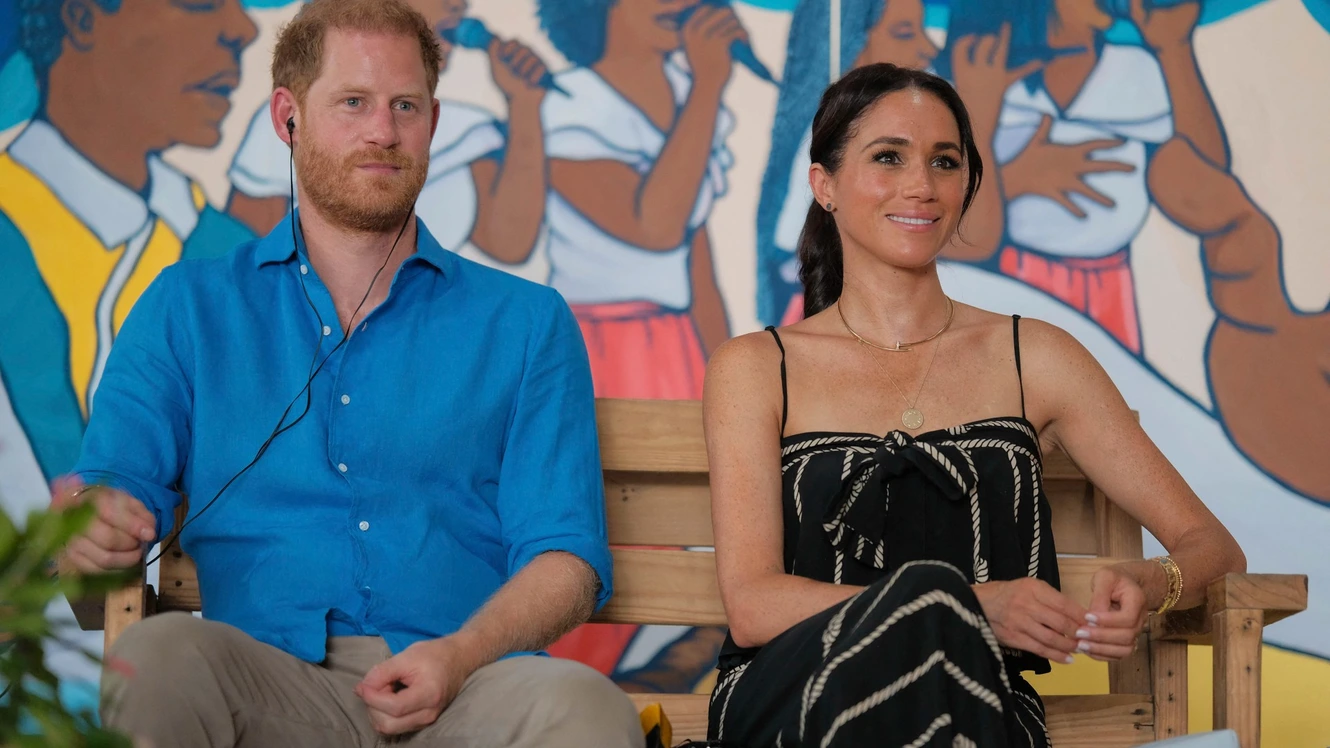 Meghan & Harry 'Making It More Difficult' For Royal Reunion