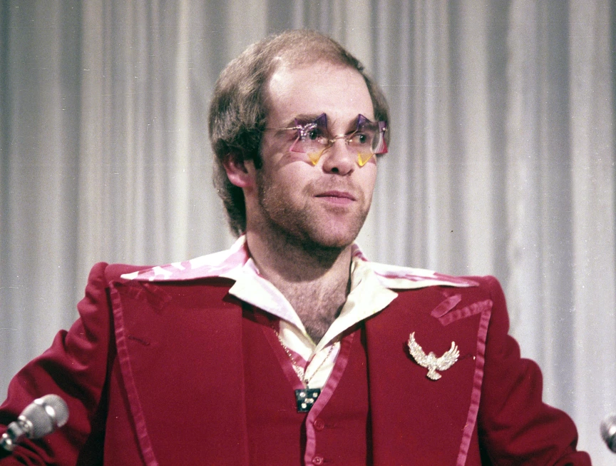 Best retro photos of Elton John early in his career