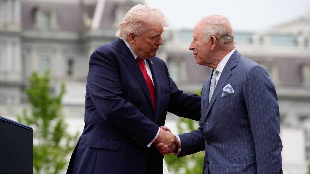 Donald Trump Busted Rubbing Wife In Shocking Move