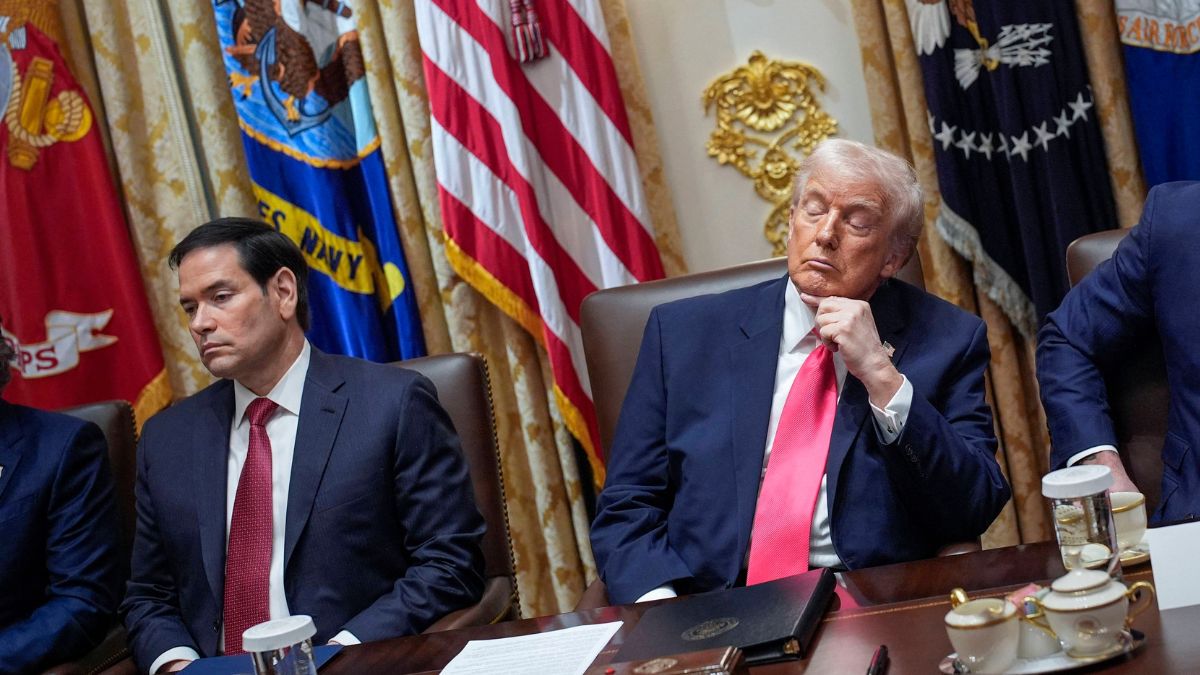 Donald Trump's chief of staff reveals his sleeping habits