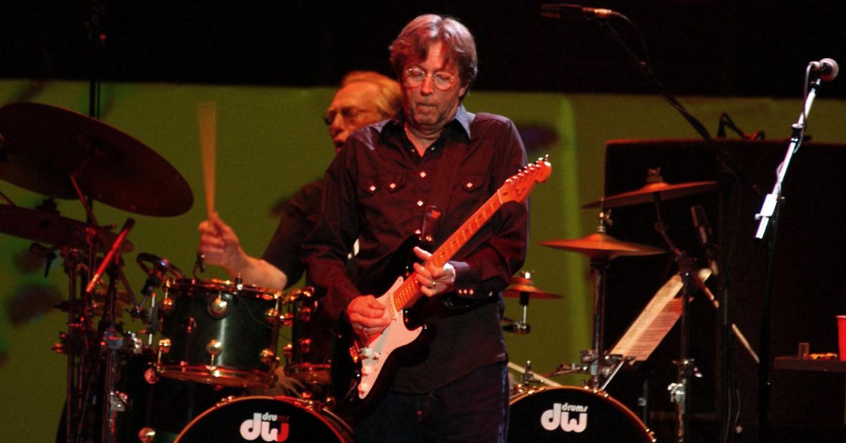 Eric Clapton ends concert after fan throws object at him
