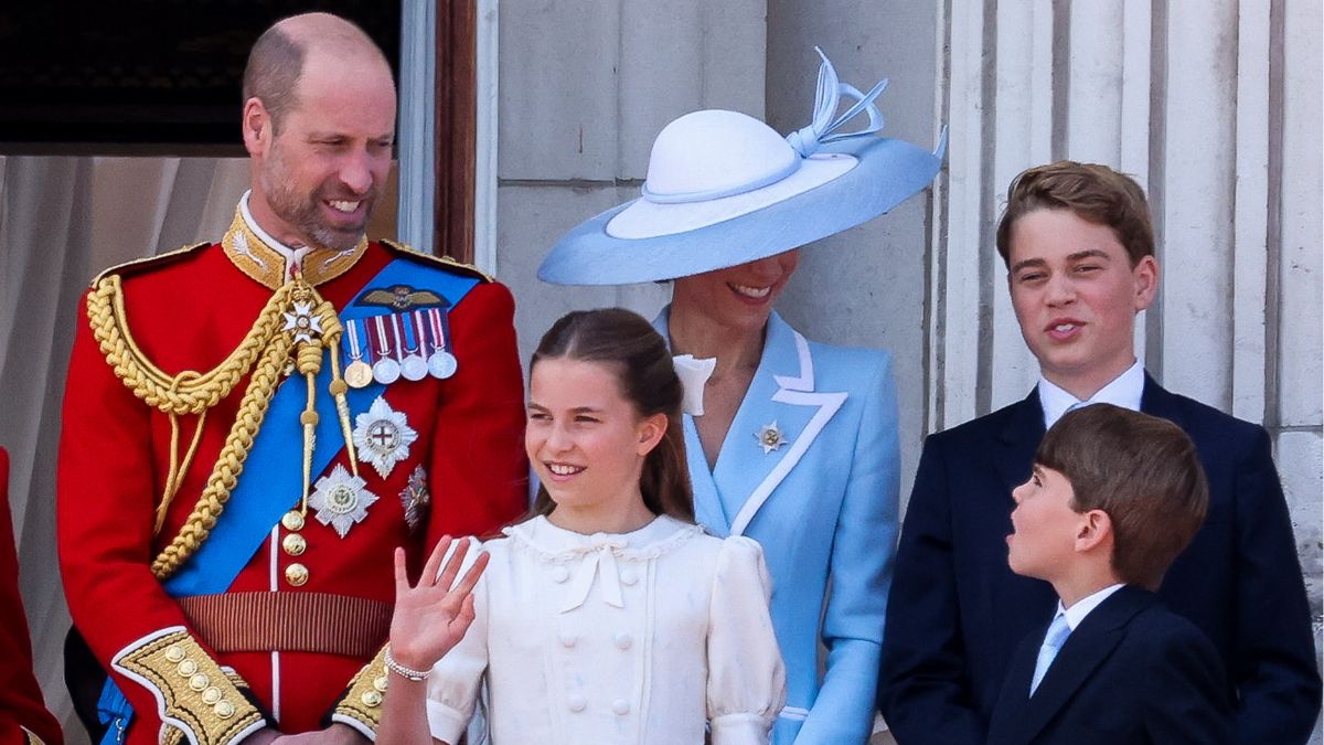 Trooping the Colour: Kate Middleton corrects Princess Charlotte