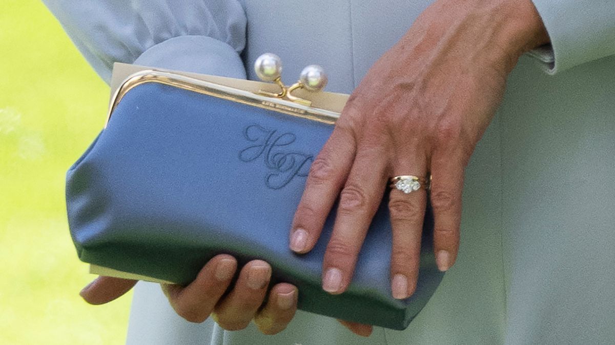 Peter Phillips' wife debuts new name after royal wedding