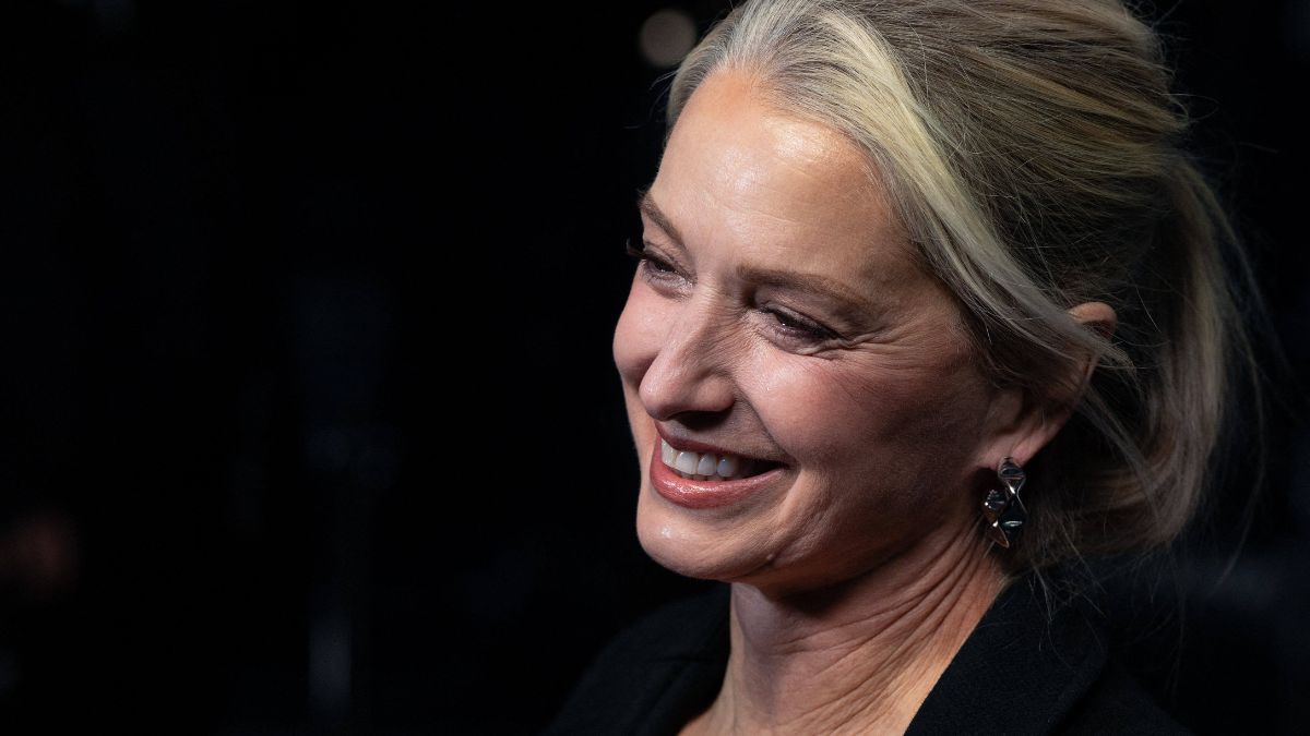 'The Pitt' star says ex Dennis Hopper's ghost visited her