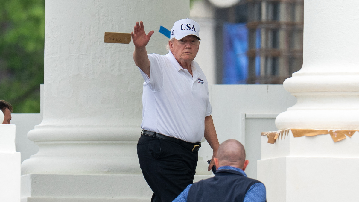 Donald Trump's Triumphal Arch Mock-Up Begins Falling Apart